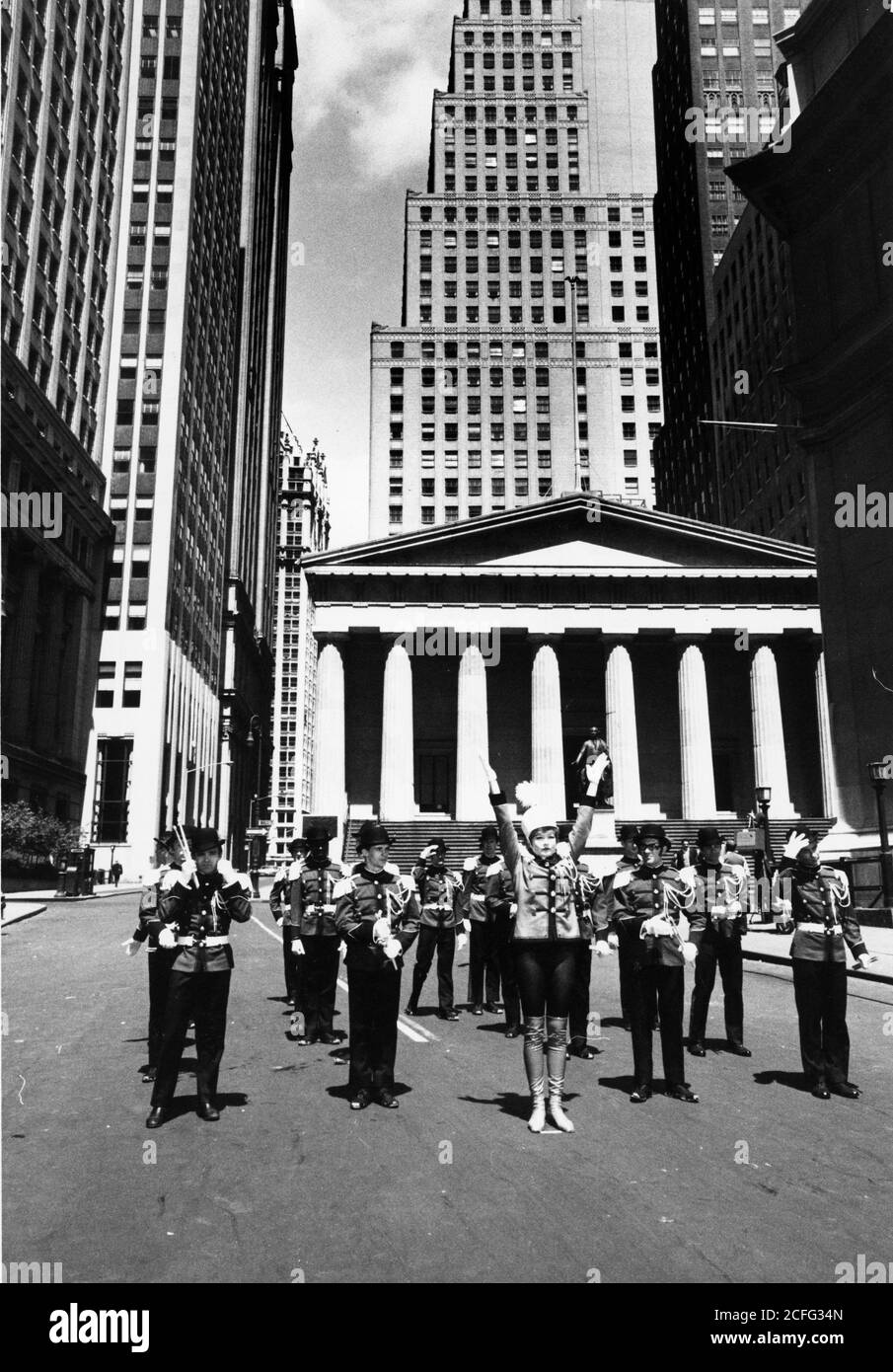 1968 - New York, NY, U.S. - Actress SHIRLEY MACLAINE dancing in down ...