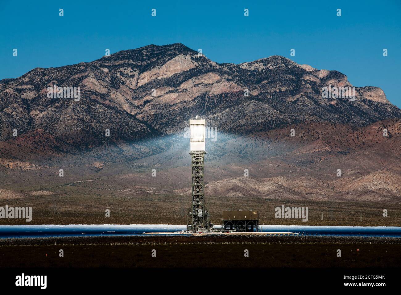 Power tower mojave desert hi-res stock photography and images - Alamy
