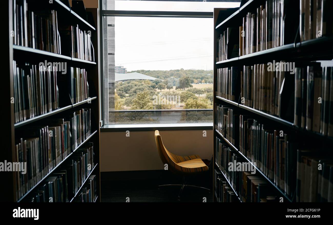 Public library nearby hi-res stock photography and images - Alamy