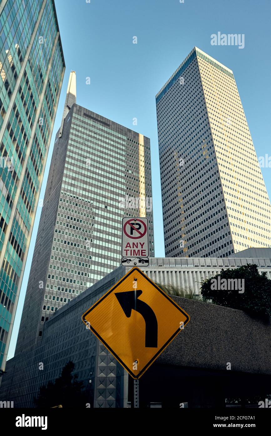 Big road signs hi-res stock photography and images - Alamy