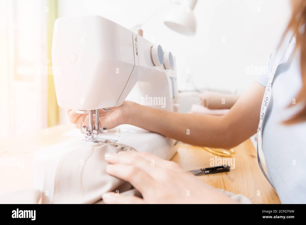 Hand hold needle sew hi-res stock photography and images - Alamy