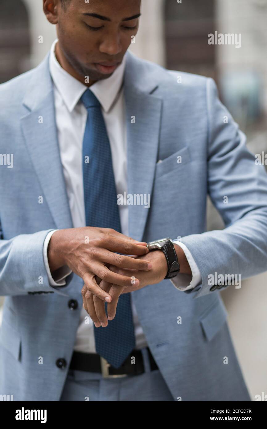 Black suit checking hi-res stock photography and images - Alamy