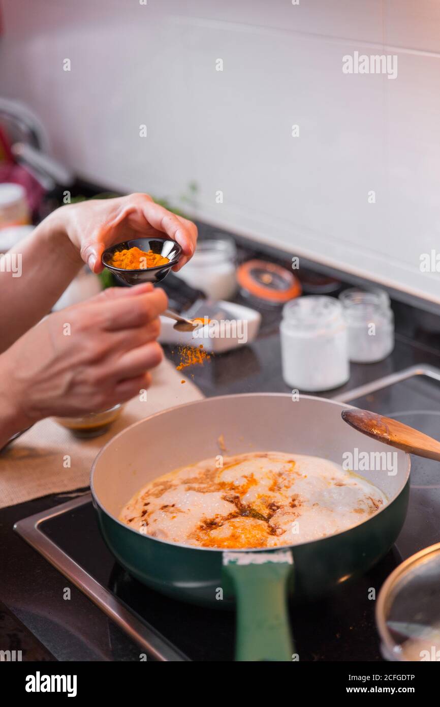 Cooking with oil Stock Photo - Alamy