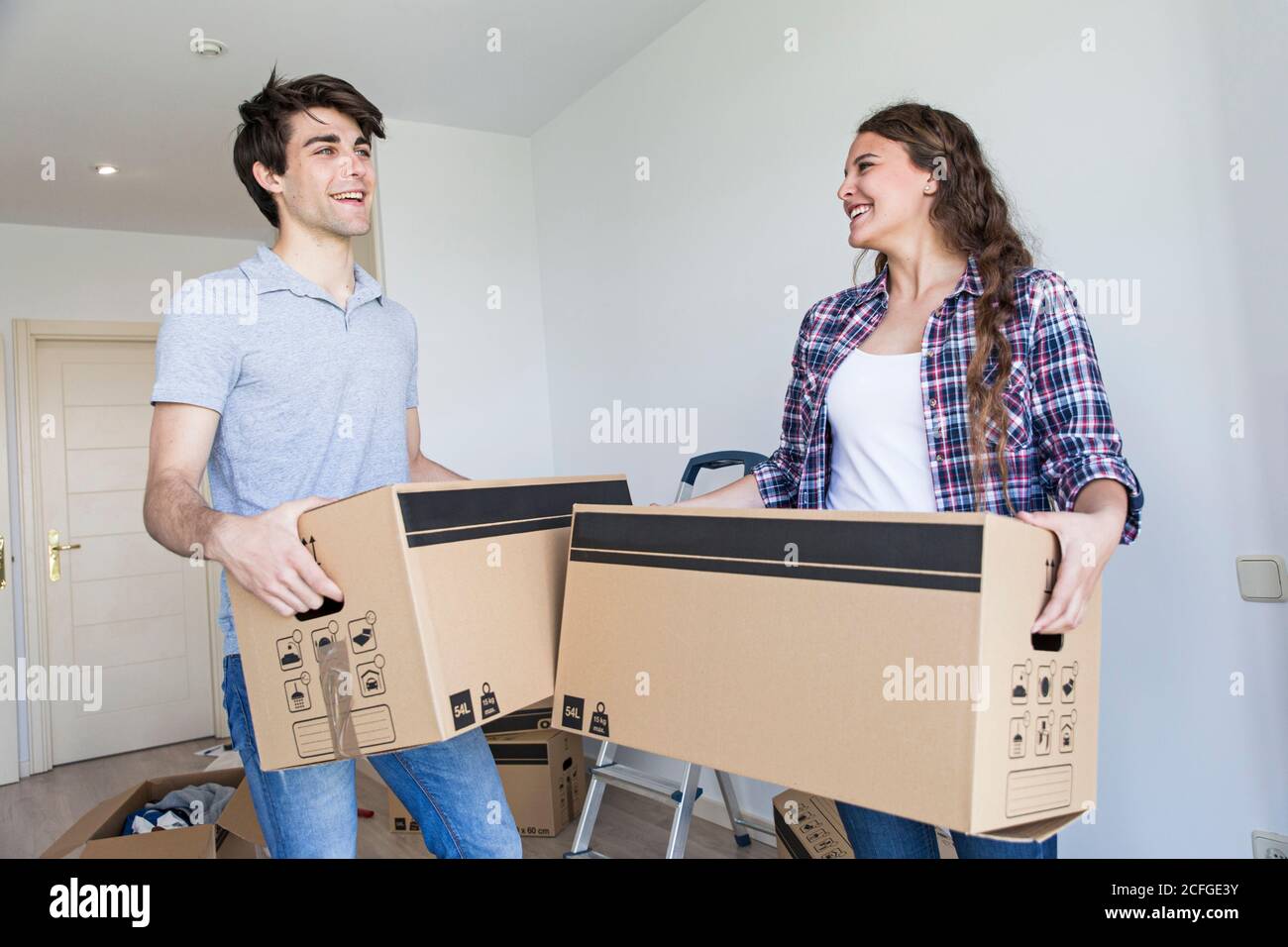 Taking boxes hi-res stock photography and images - Alamy