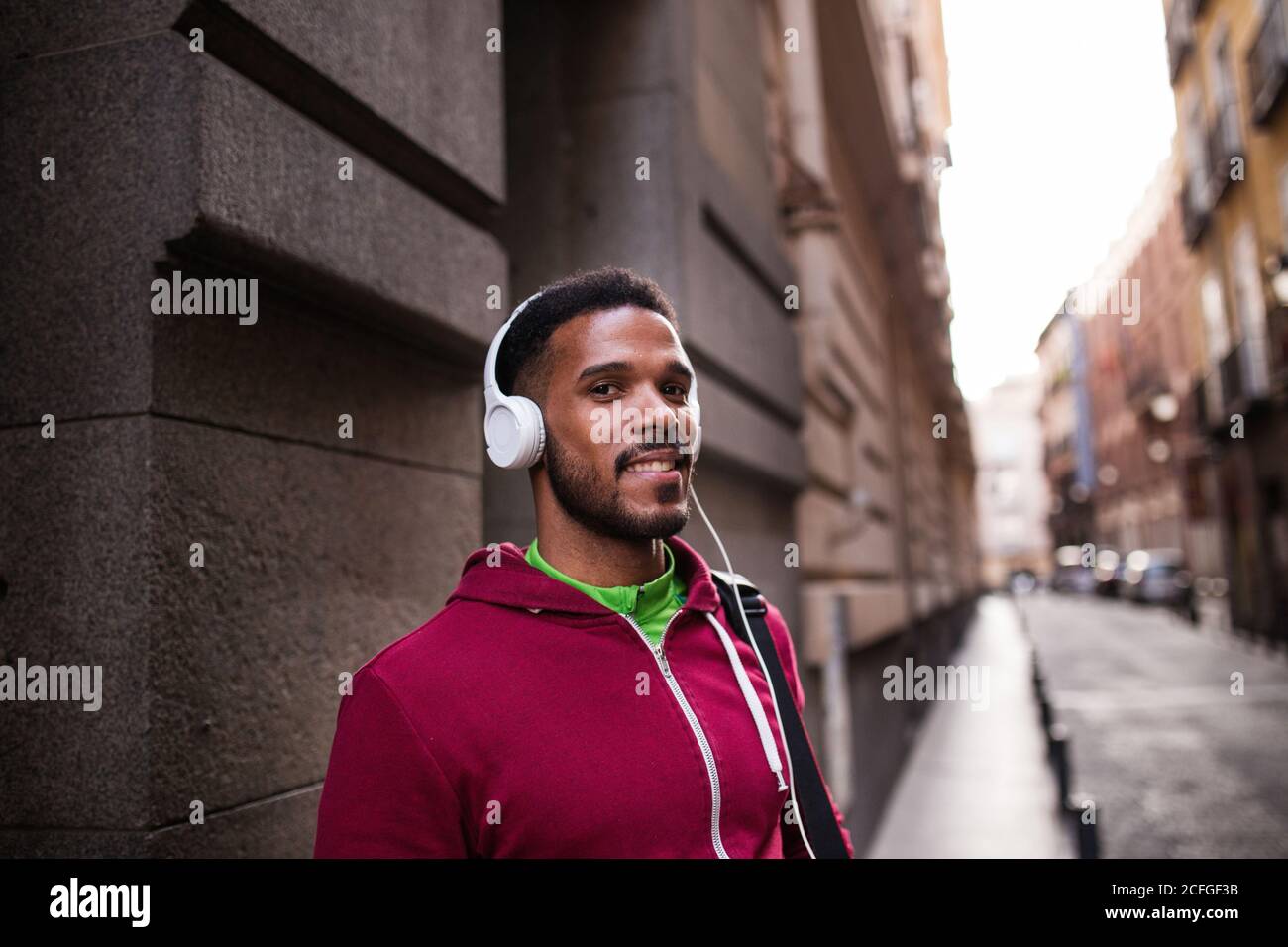Portrait sportsman listening music hi-res stock photography and images ...