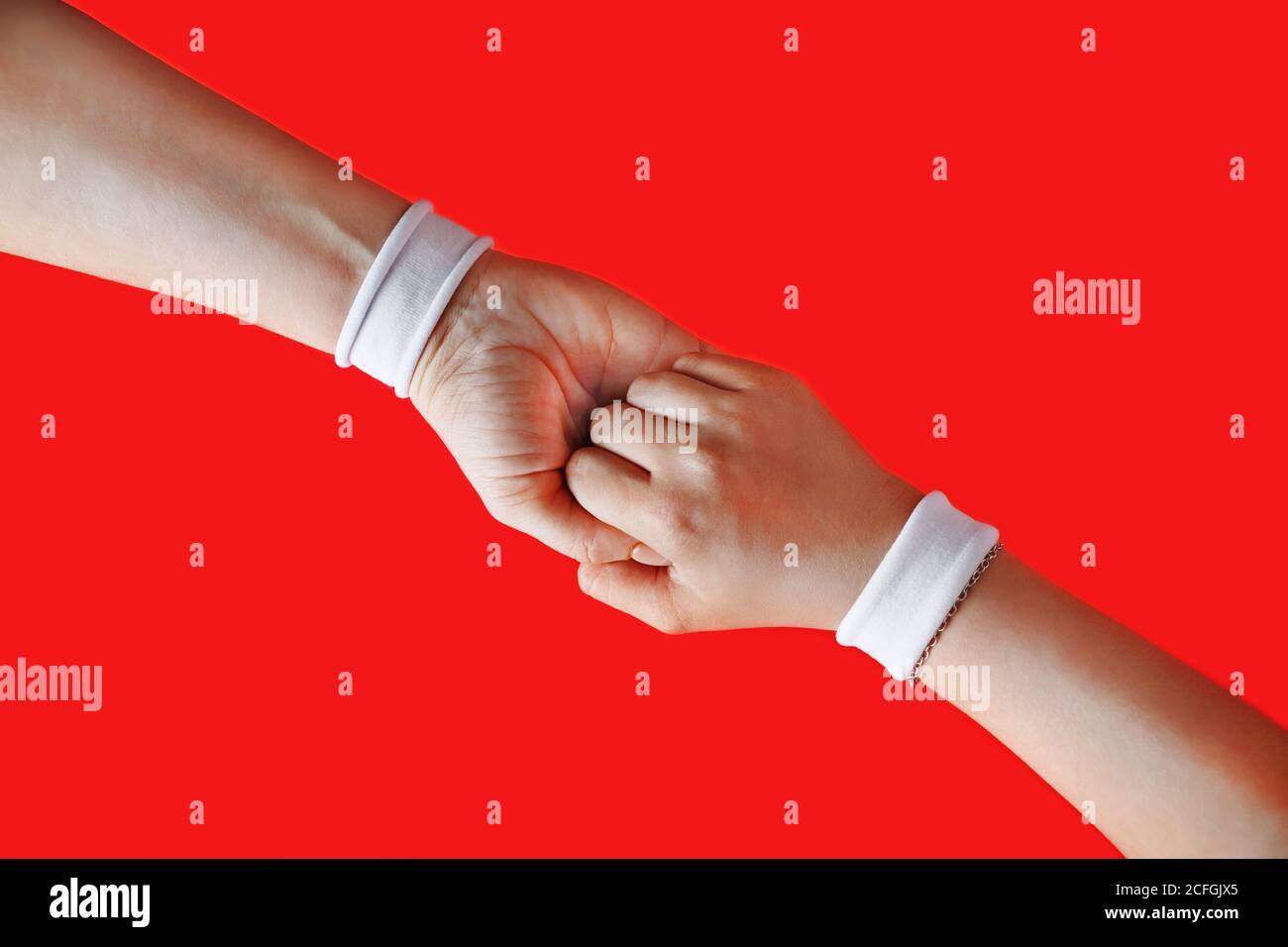Helping mutual help hi-res stock photography and images - Alamy