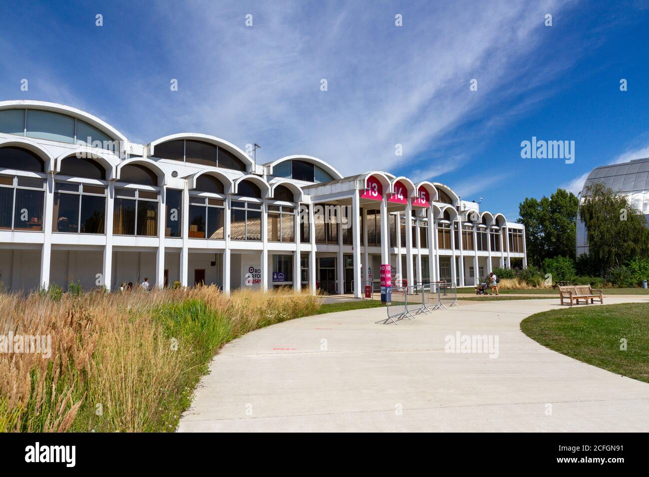 Main entrance royal air hi-res stock photography and images - Alamy