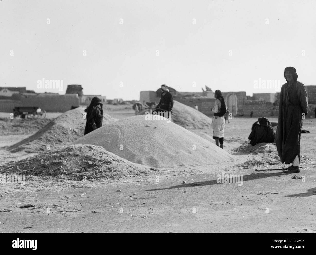 Millet threshing hi-res stock photography and images - Alamy