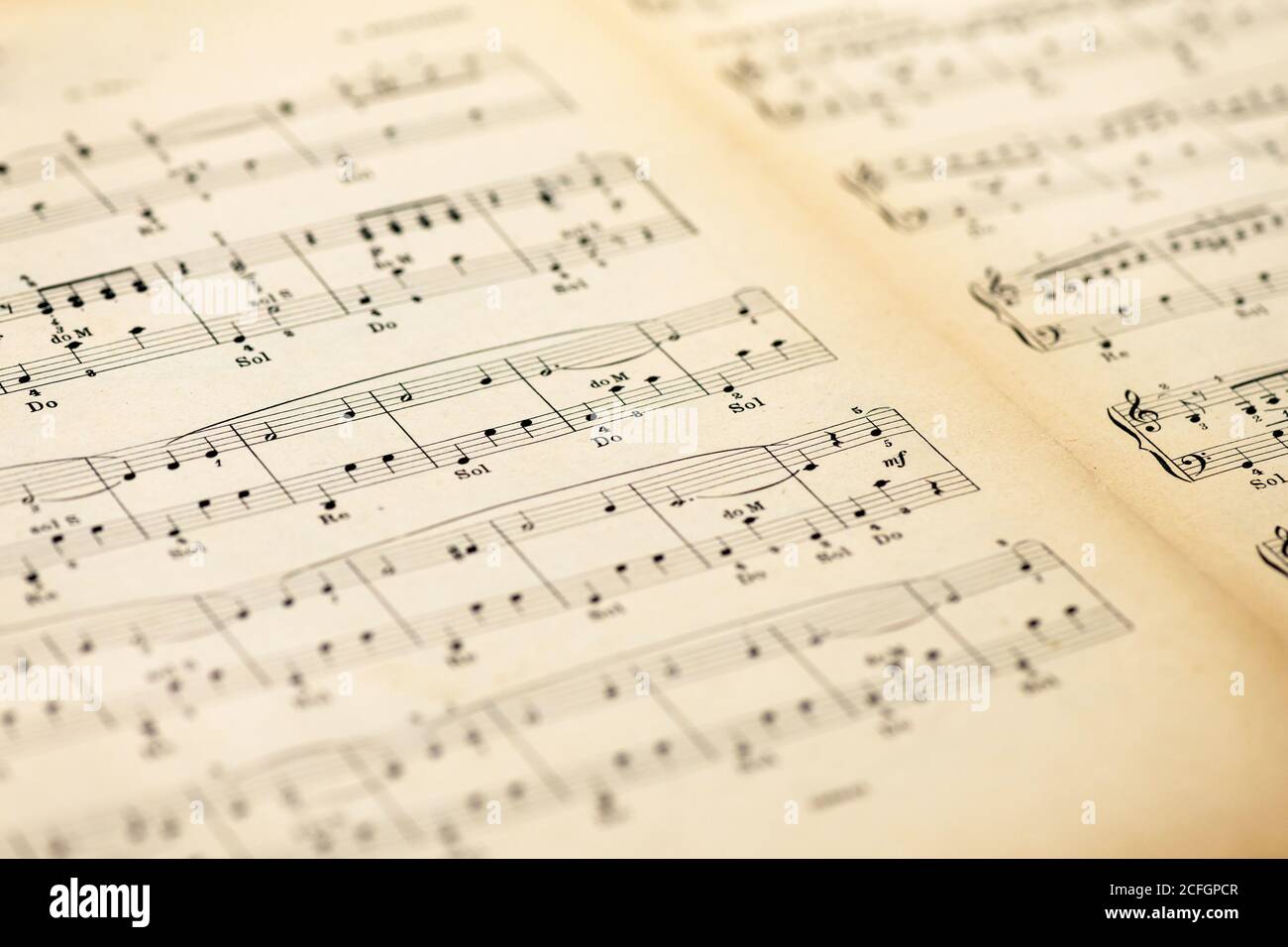 Musical score sheet music hi-res stock photography and images - Alamy