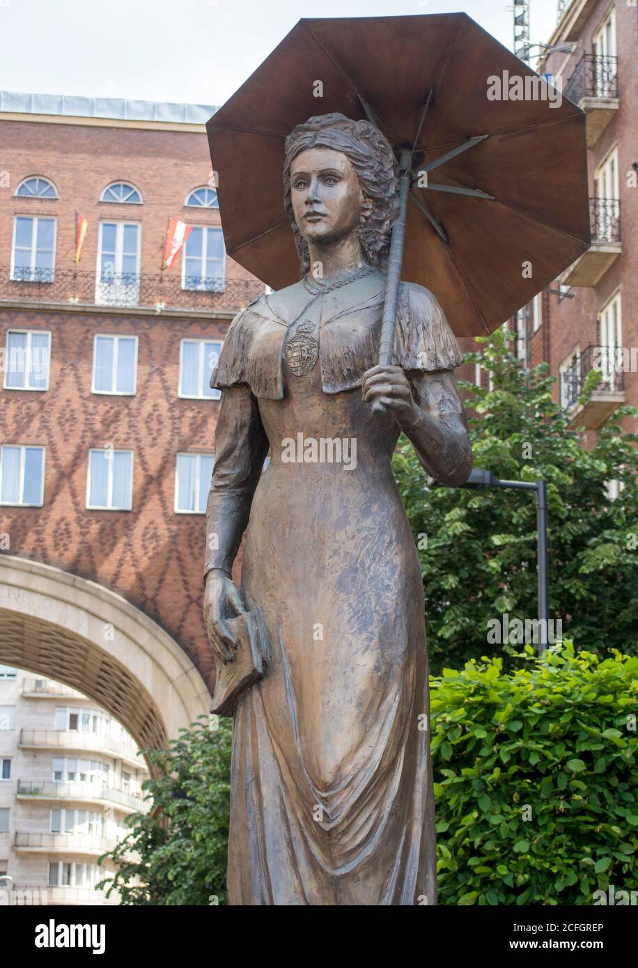 Sisi statue hi-res stock photography and images - Alamy