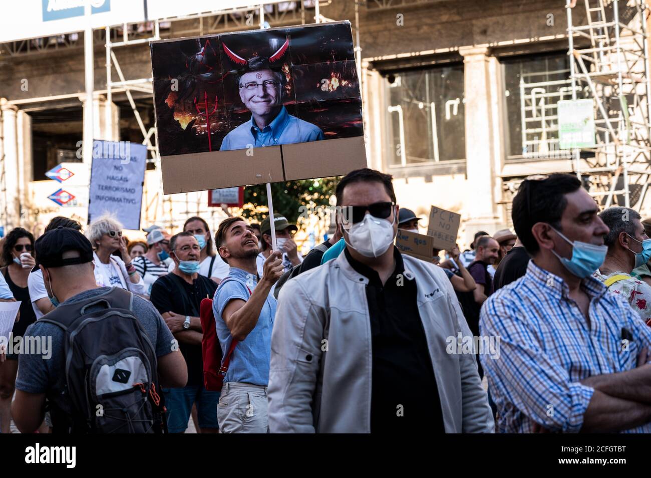 Bill gates masks hi-res stock photography and images - Alamy