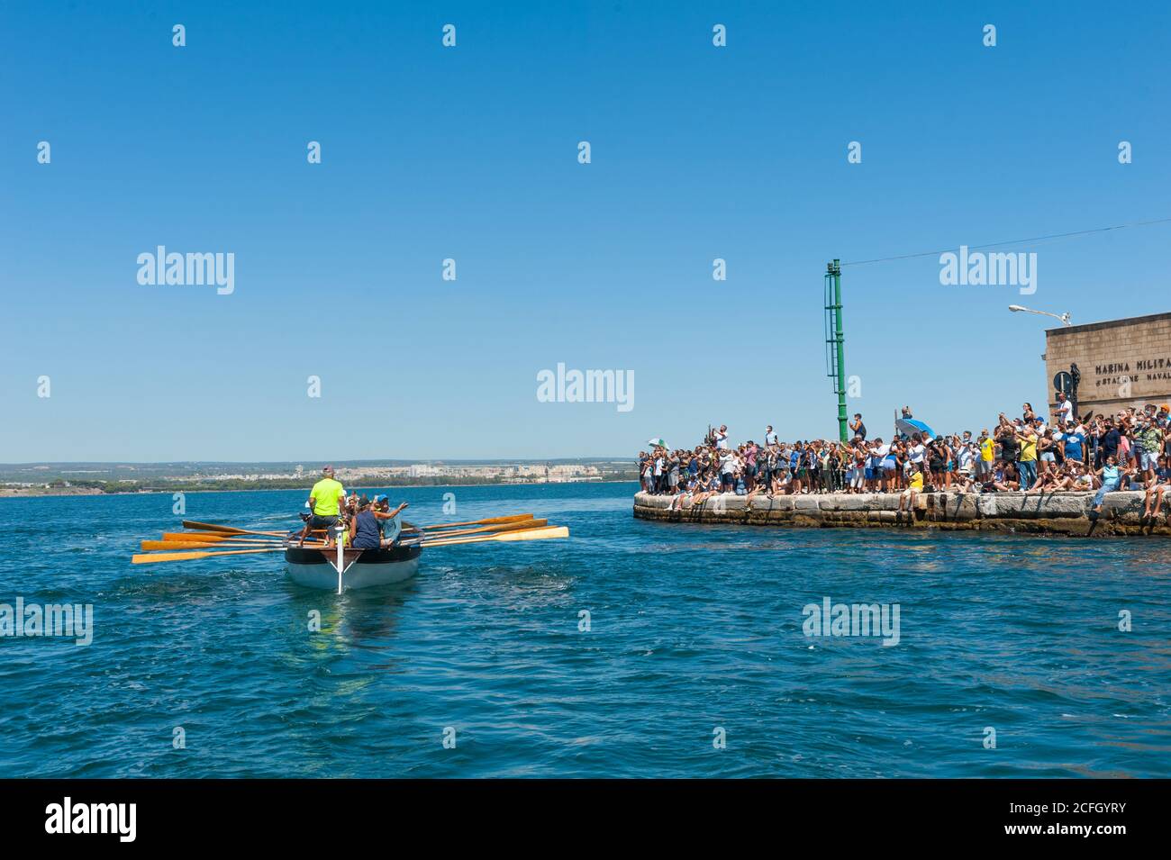 Row sport athlete oar oars hi-res stock photography and images - Alamy