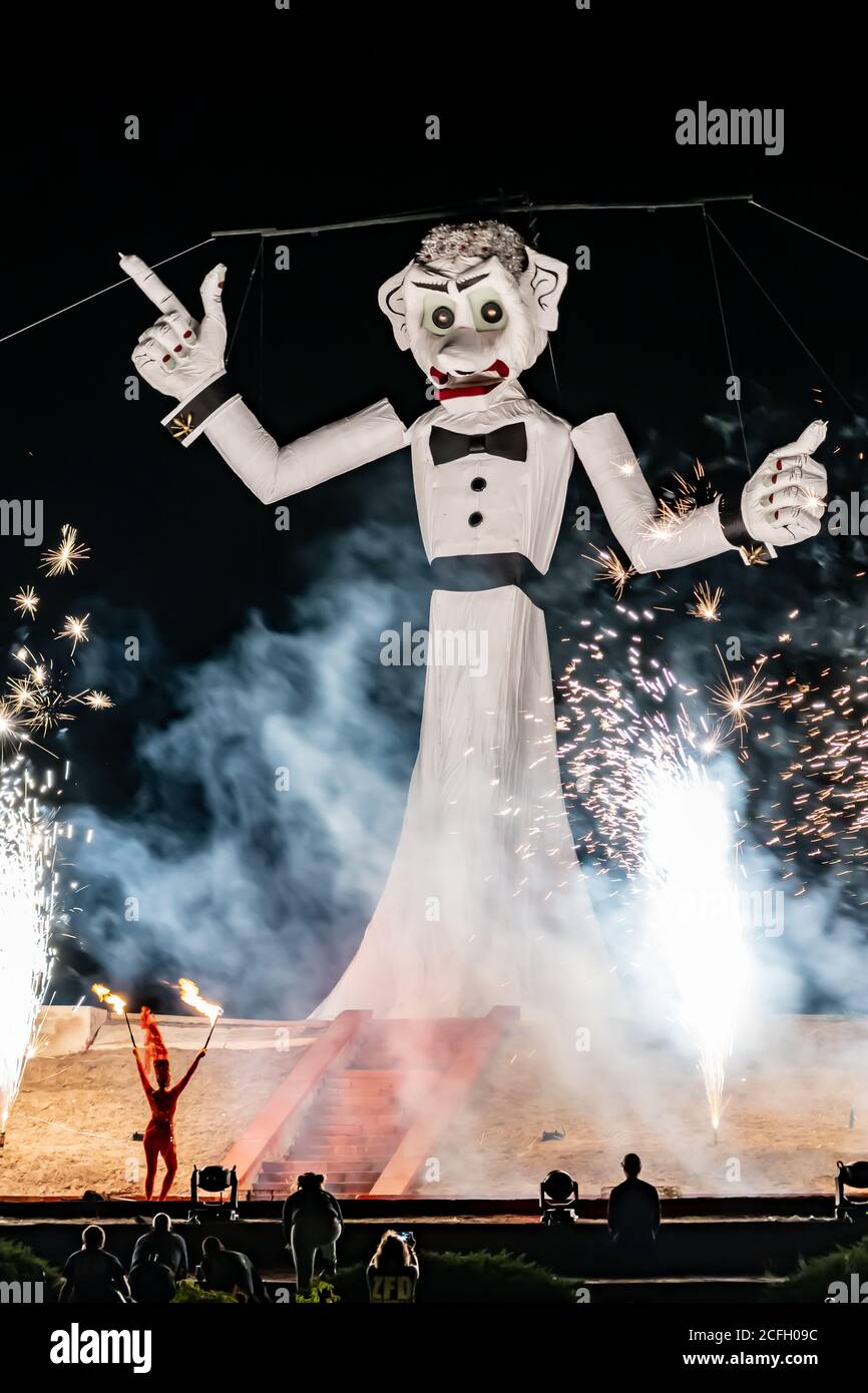 Zozobra (Old Man Gloom) in Santa Fe, New Mexico Stock Photo - Alamy
