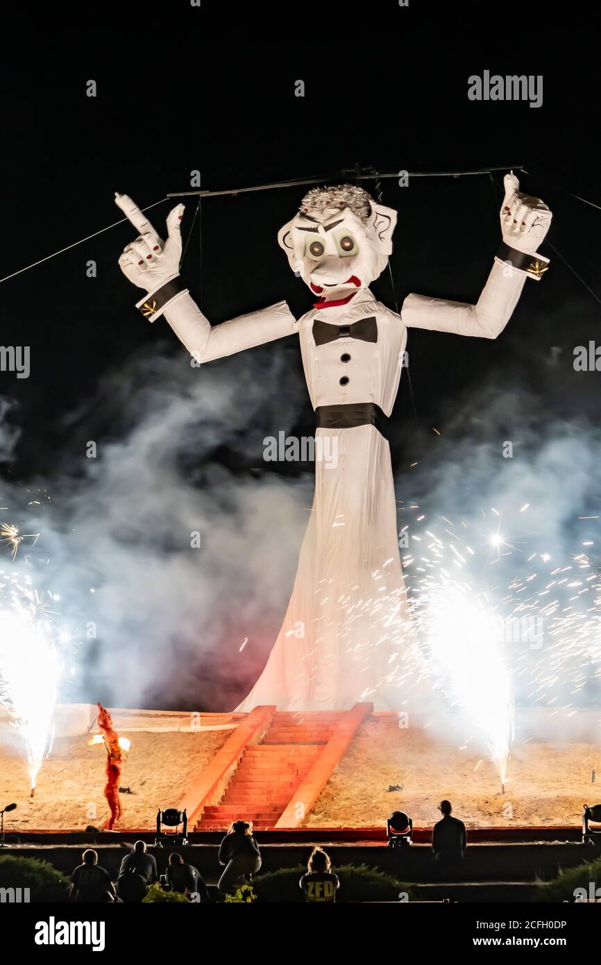 Old man gloom zozobra hi-res stock photography and images - Alamy