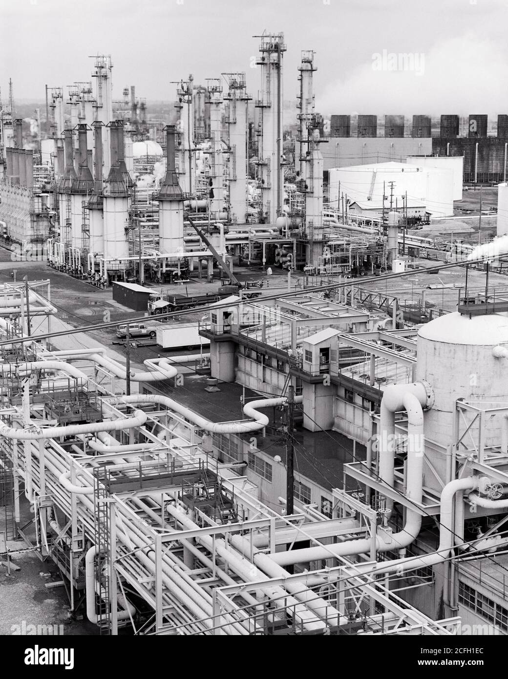1970s refinery hi-res stock photography and images - Alamy