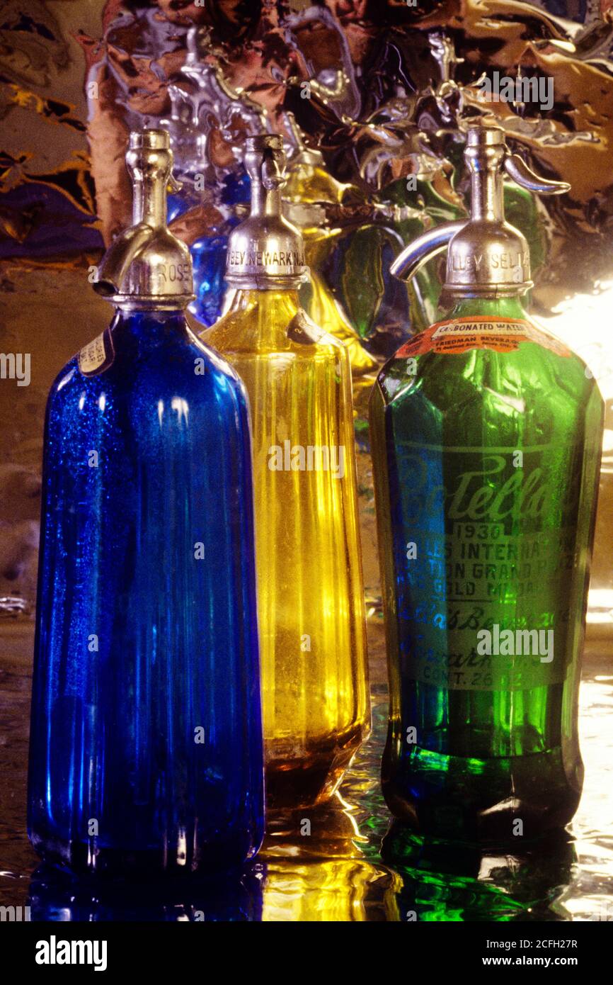 Vintage seltzer bottles hi-res stock photography and images - Alamy
