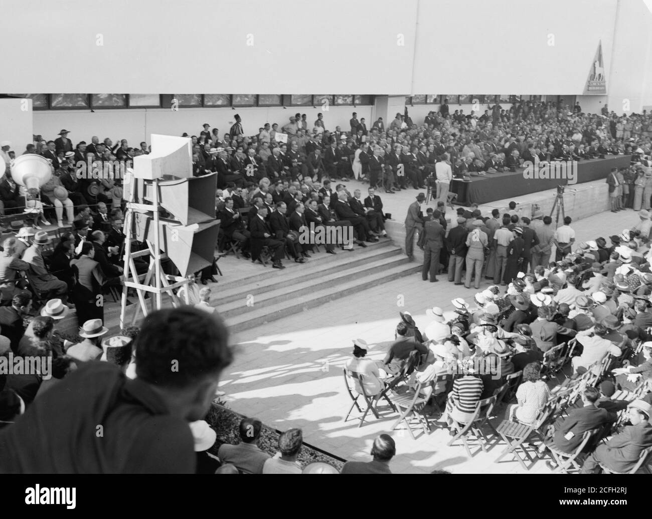 Early 1900s jewish history levant fair hi-res stock photography and ...