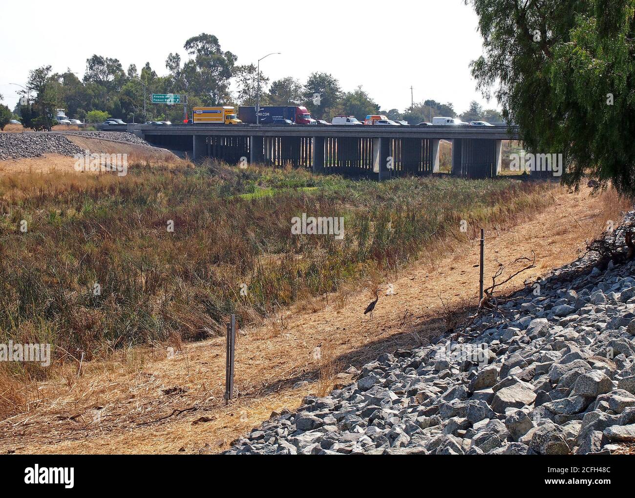 traffic on 880 freeway over Alameda Creek, California Stock Photo - Alamy