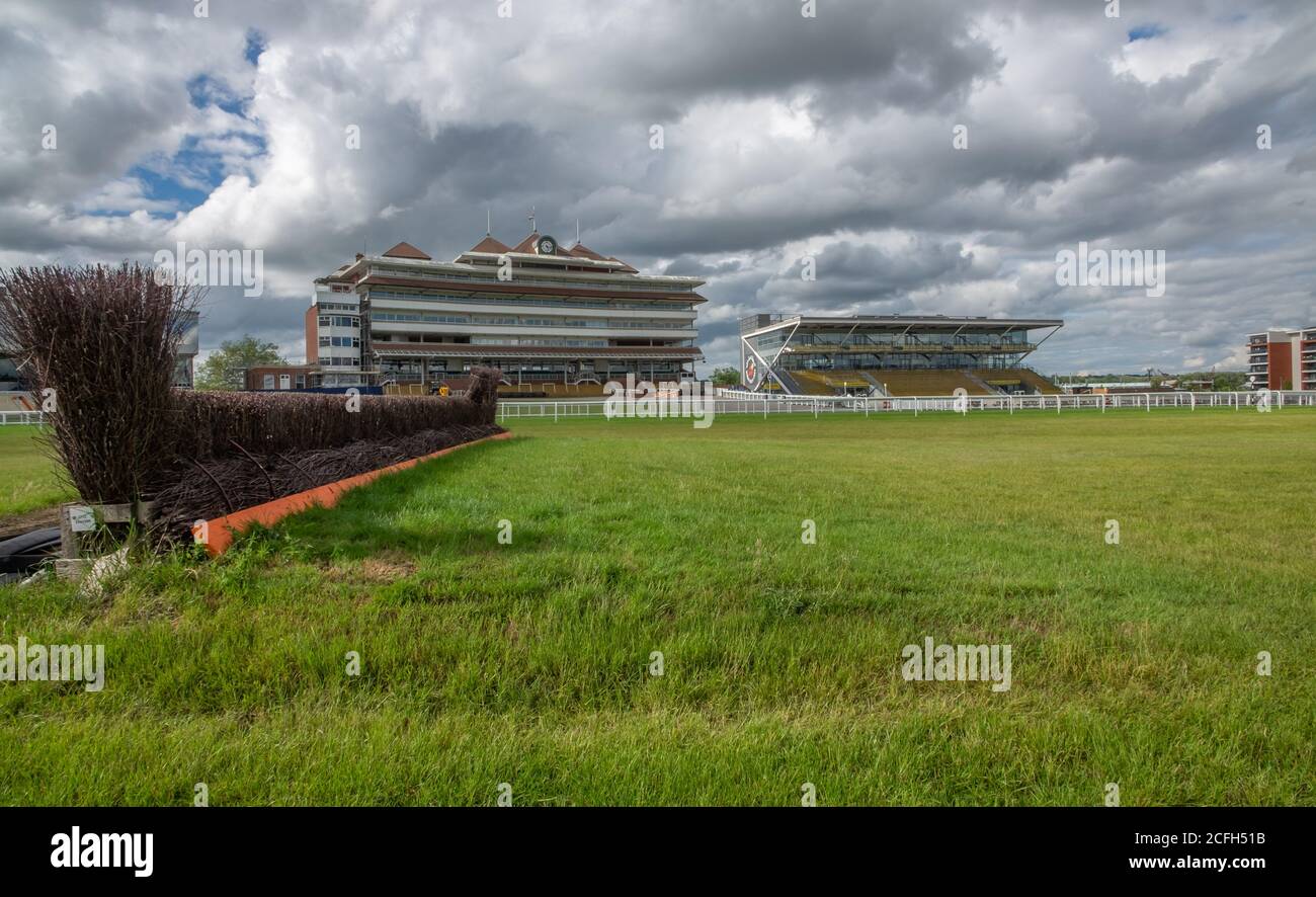 Newbury racecourse hi-res stock photography and images - Alamy