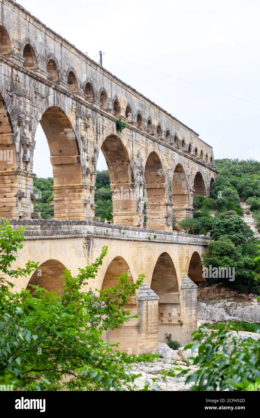 Ancient roman water aqueduct hi-res stock photography and images - Alamy