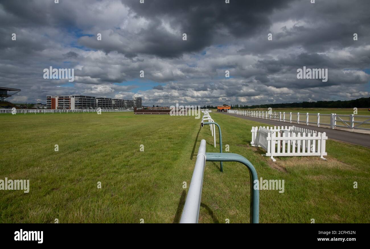 Berkshire at newbury racecourse hi-res stock photography and images - Alamy