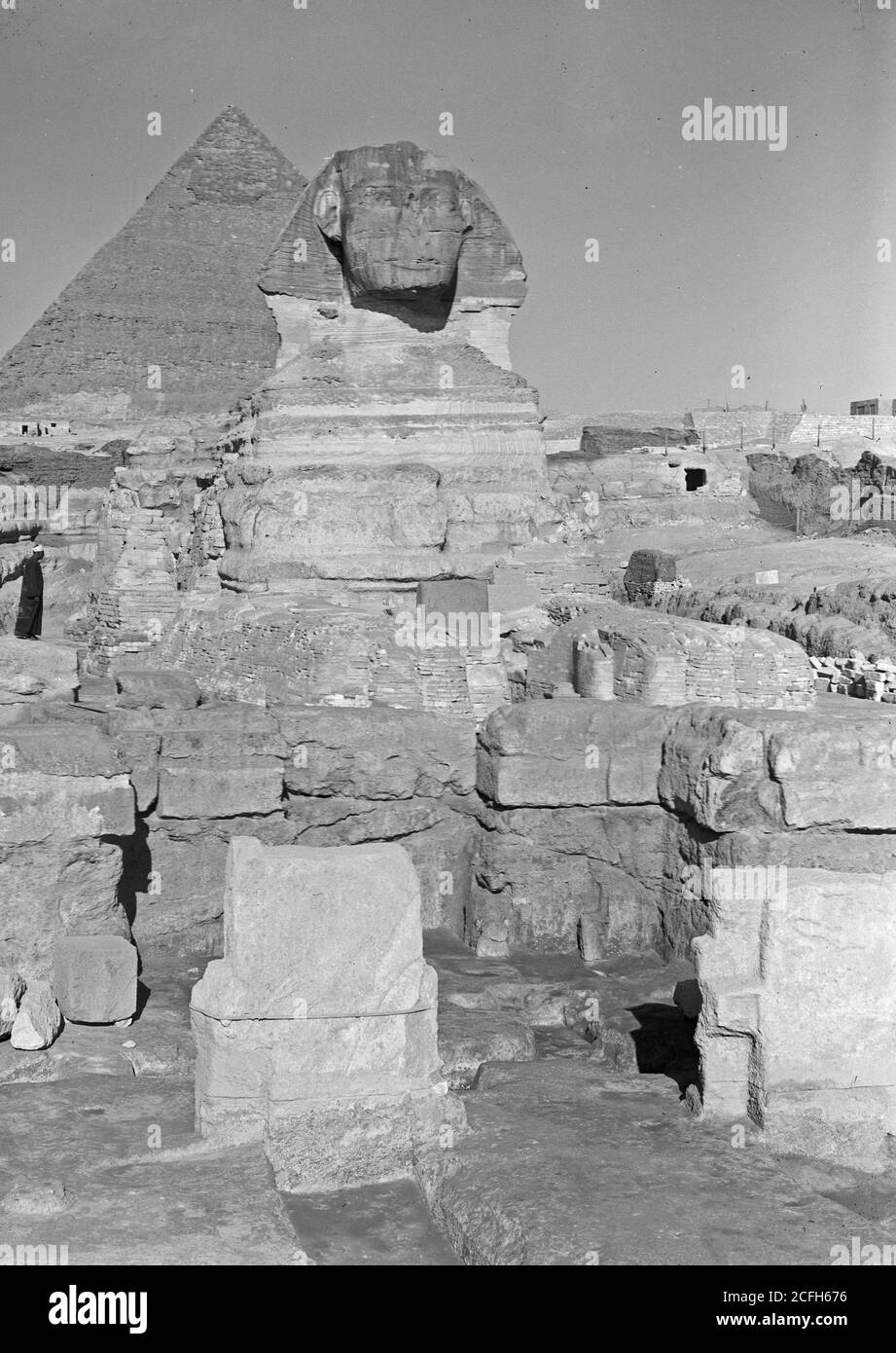 Middle East History - Egypt. Sphinx & pyramids. The Sphinx (full face ...