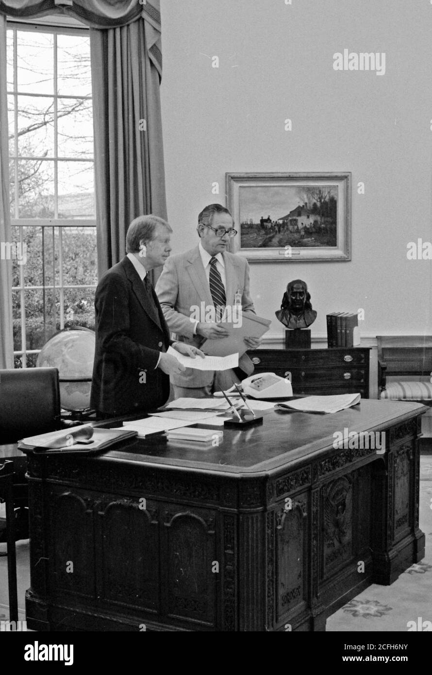 24 january 1977 hi-res stock photography and images - Alamy