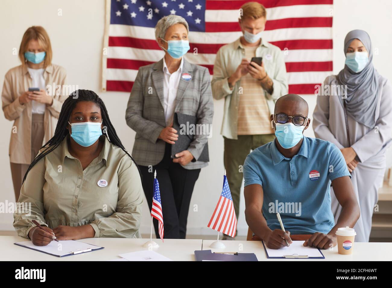 Couple voting hi-res stock photography and images - Alamy