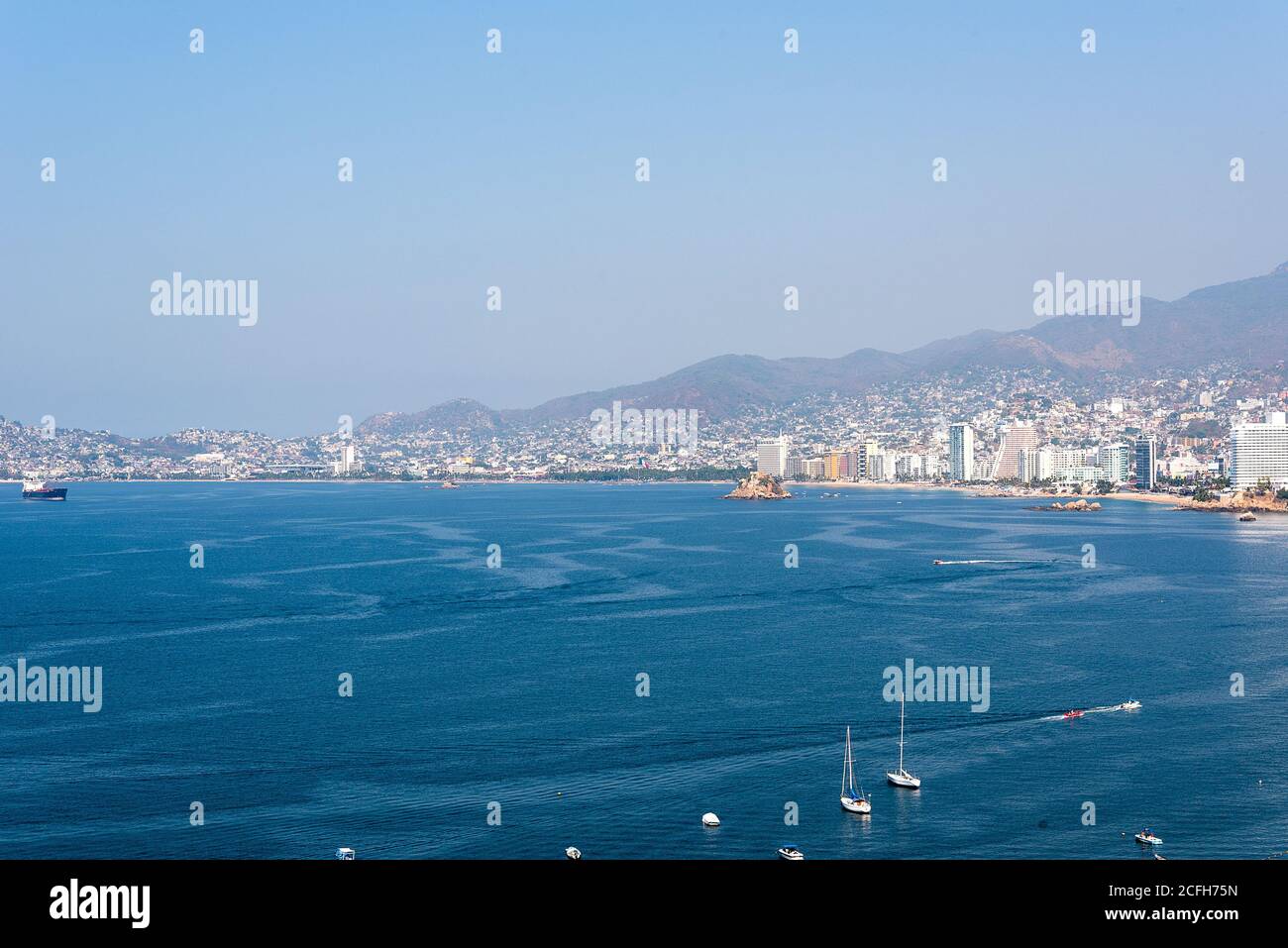 Bay of acapulco hi-res stock photography and images - Alamy