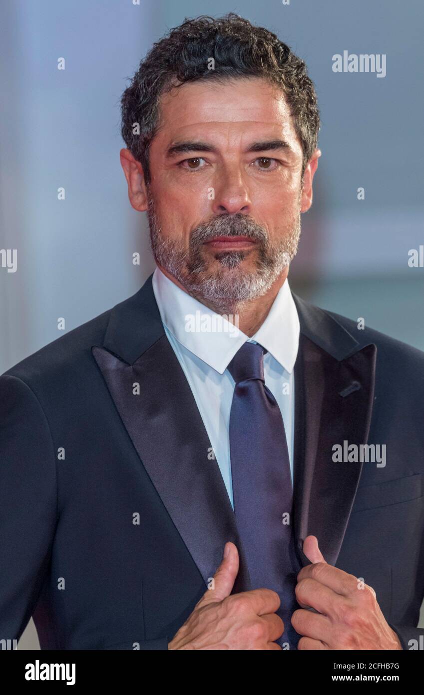 Alessandro gassmann mandibules hi-res stock photography and images - Alamy