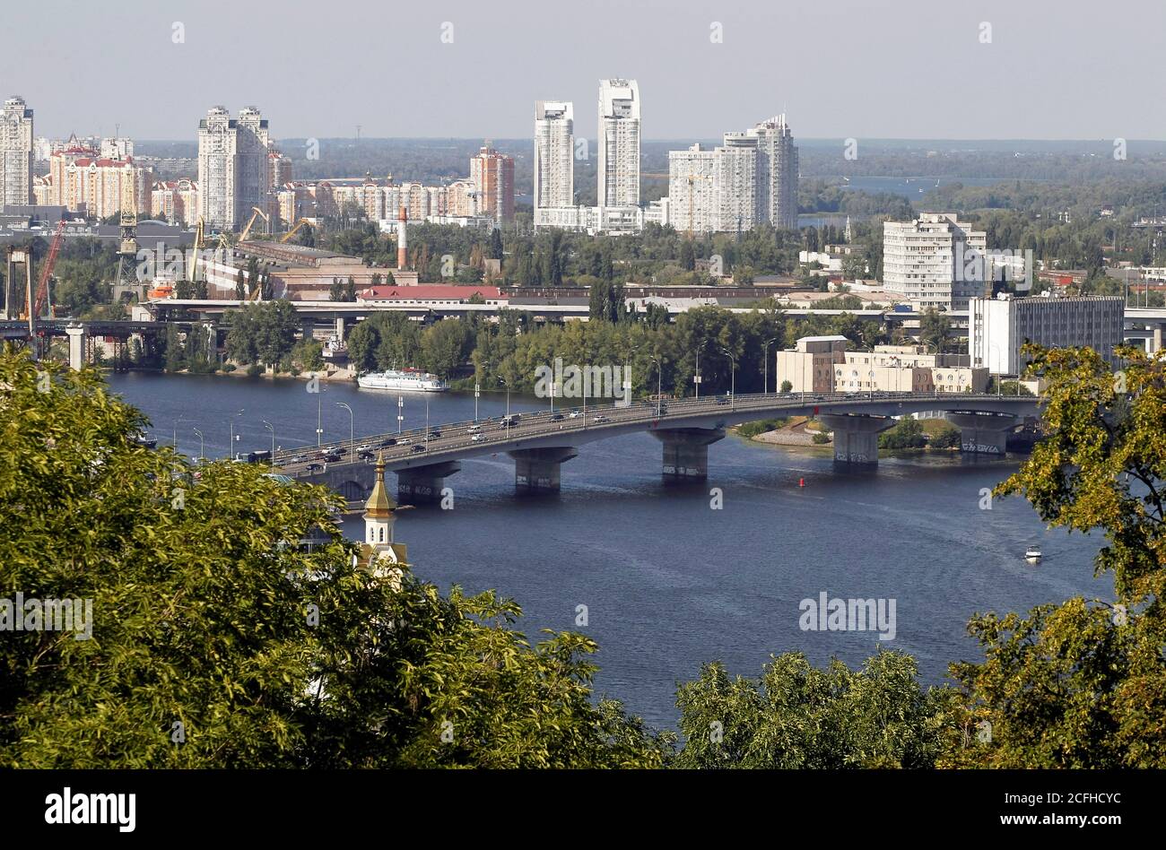 A general view of a bridge over the Dnipro river in Kiev, Ukraine Stock ...