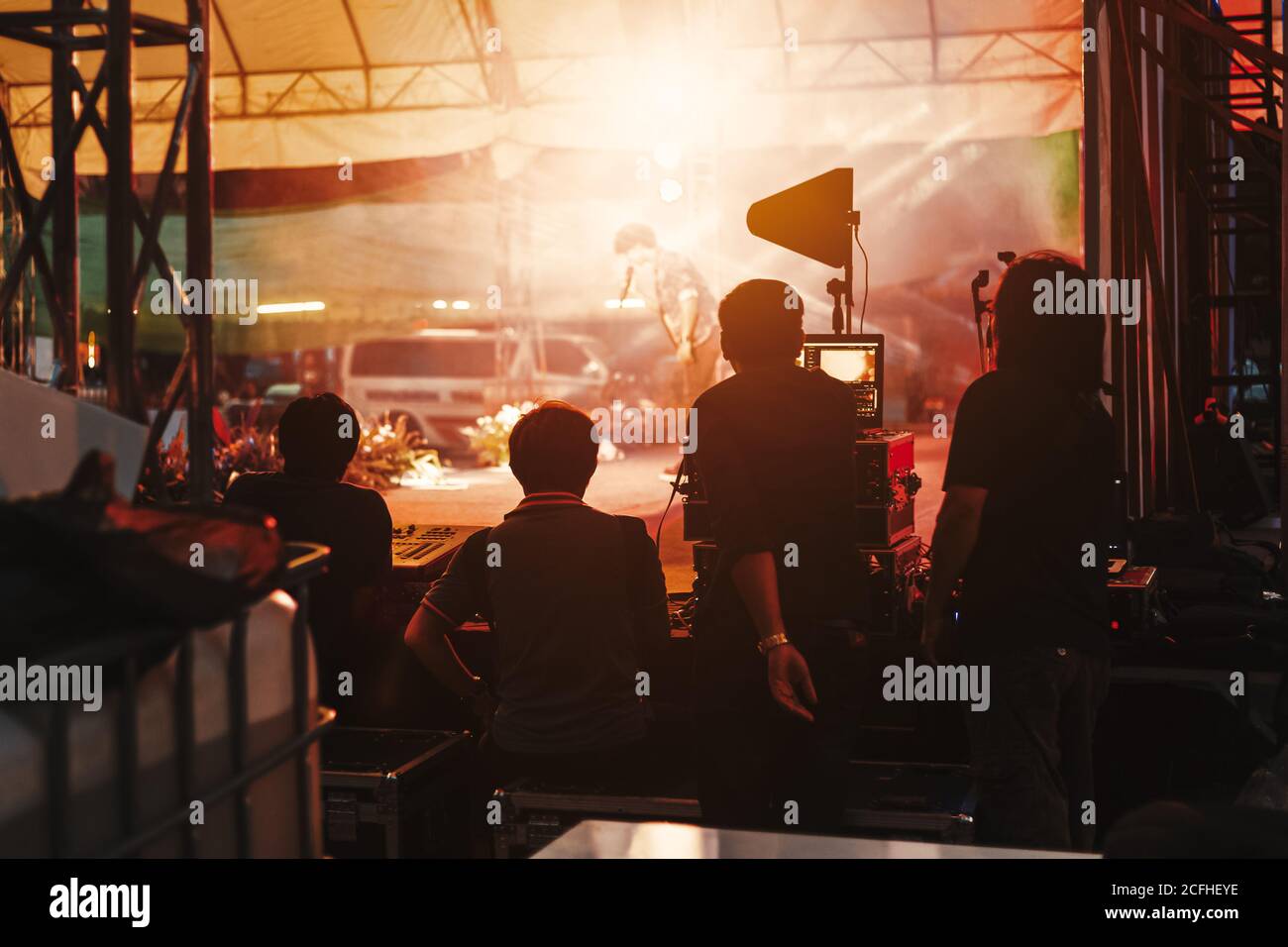 Light engineer concert hi-res stock photography and images - Alamy