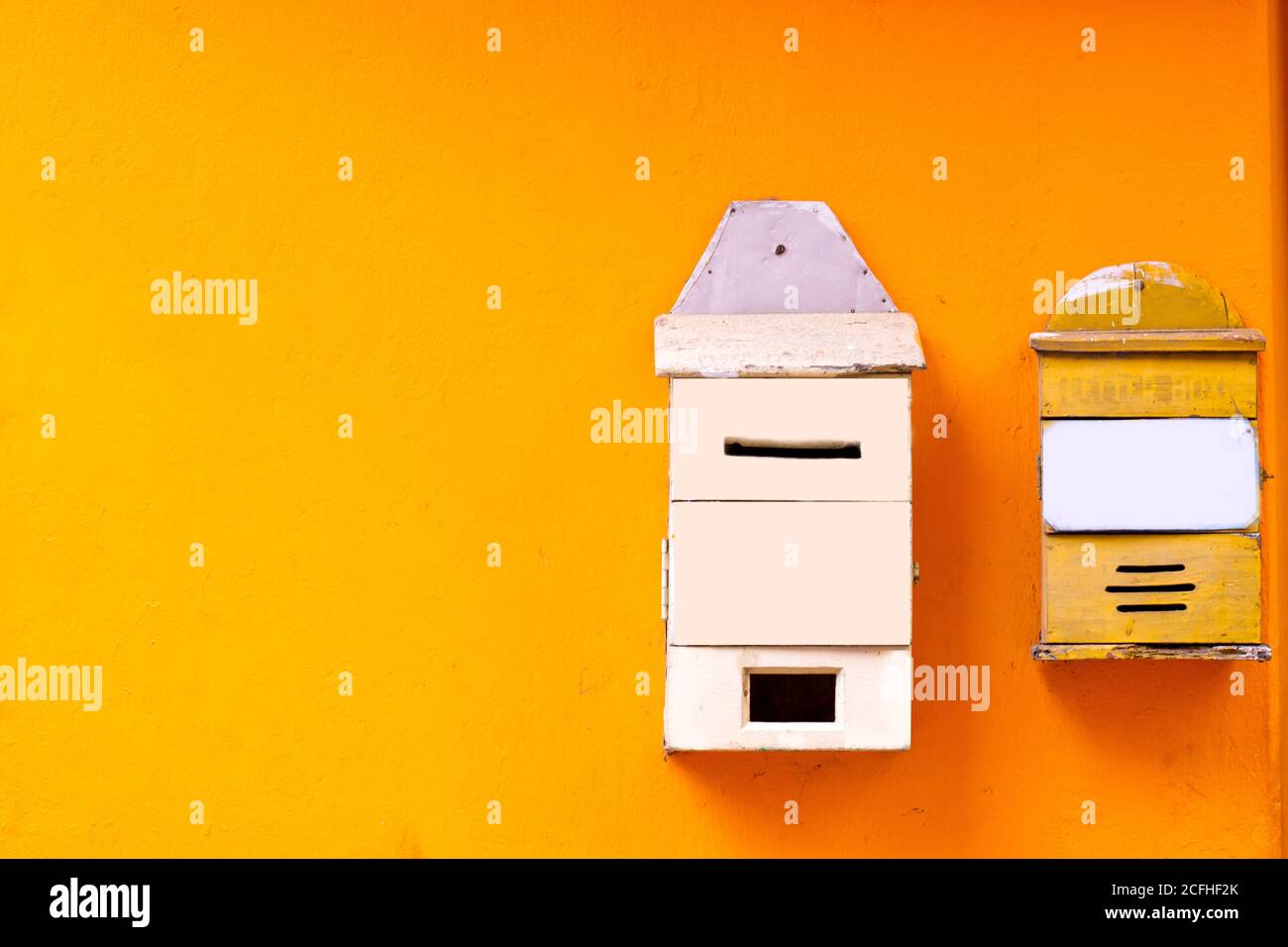 Metal box news hi-res stock photography and images - Alamy