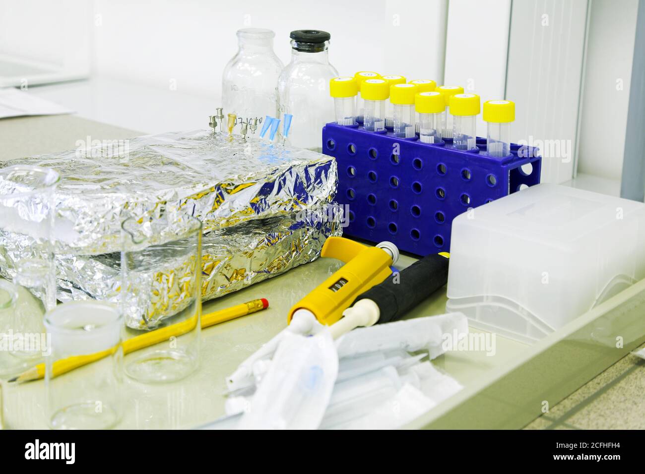 Modern laboratory workplace veterinary hi-res stock photography and ...