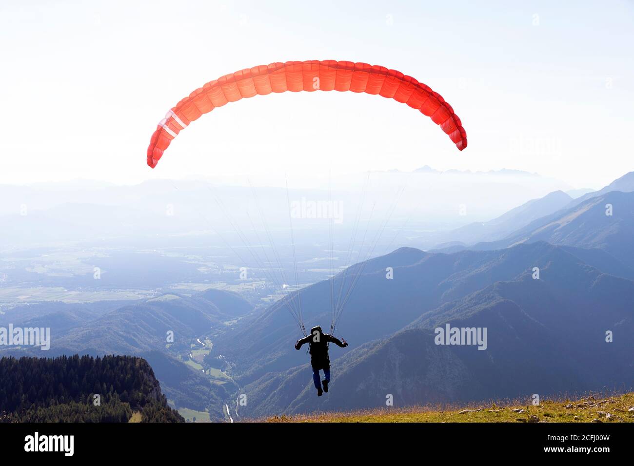 Paraglider hi-res stock photography and images - Alamy