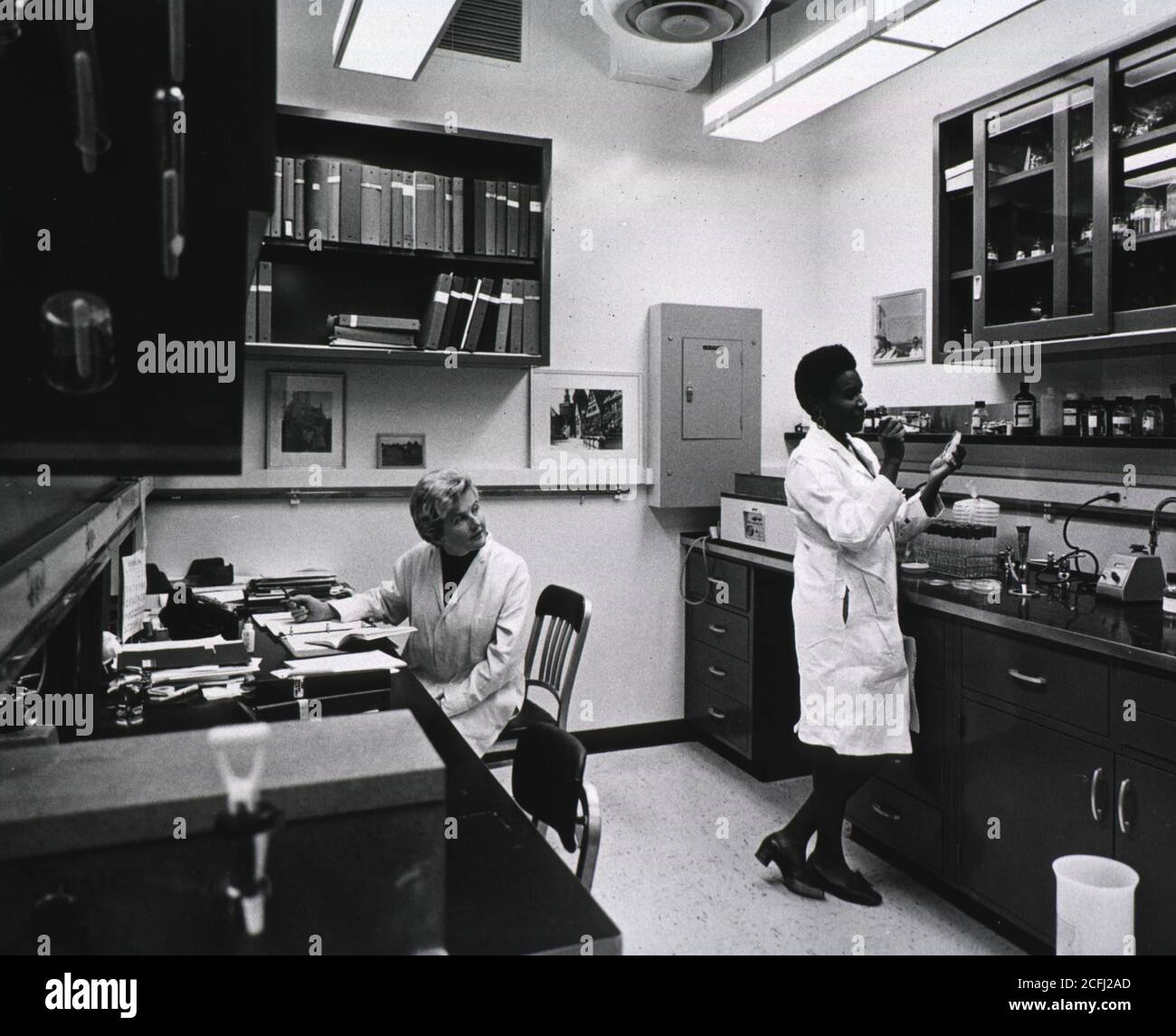 History biology historic historical hi-res stock photography and images ...