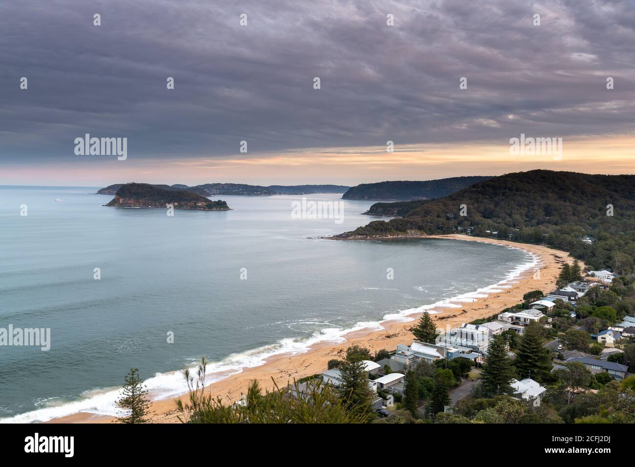 Broken bay hi-res stock photography and images - Alamy