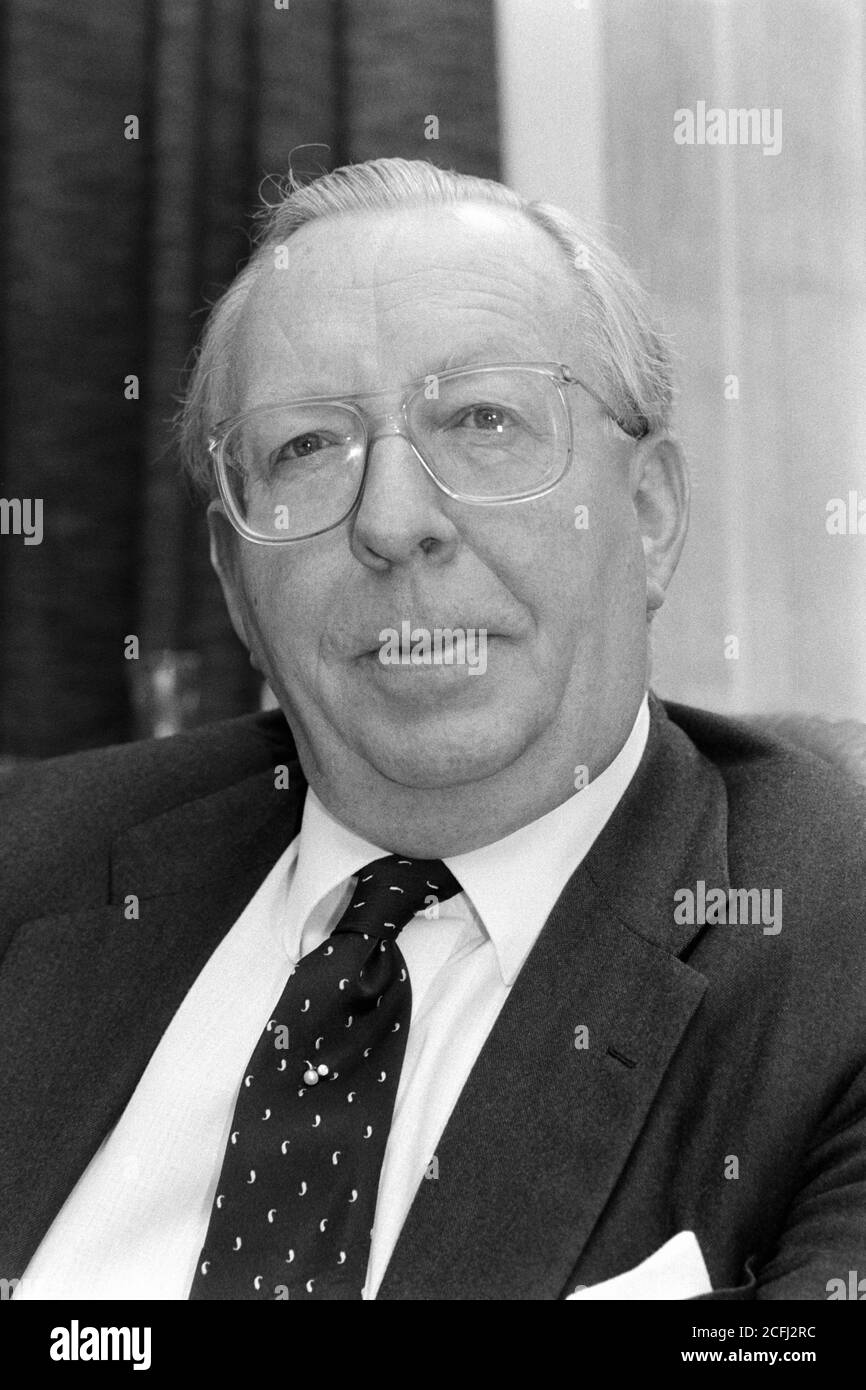 1990's office london Black and White Stock Photos & Images - Alamy