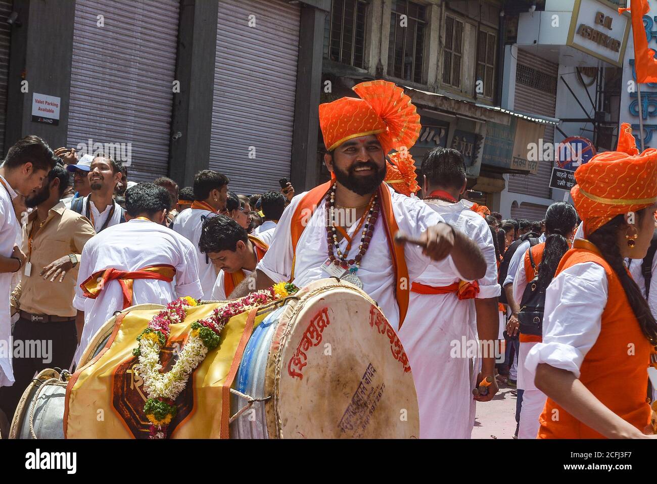 Dhol tasha hi-res stock photography and images - Alamy