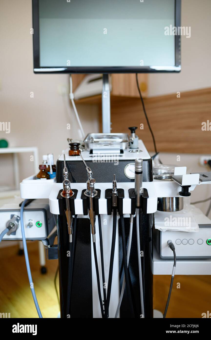 Otoscopy hi-res stock photography and images - Alamy