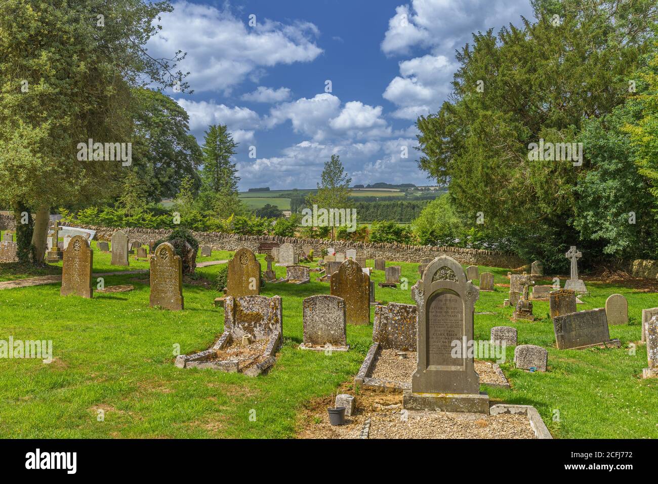 Graves graveyard headstones hi-res stock photography and images - Alamy