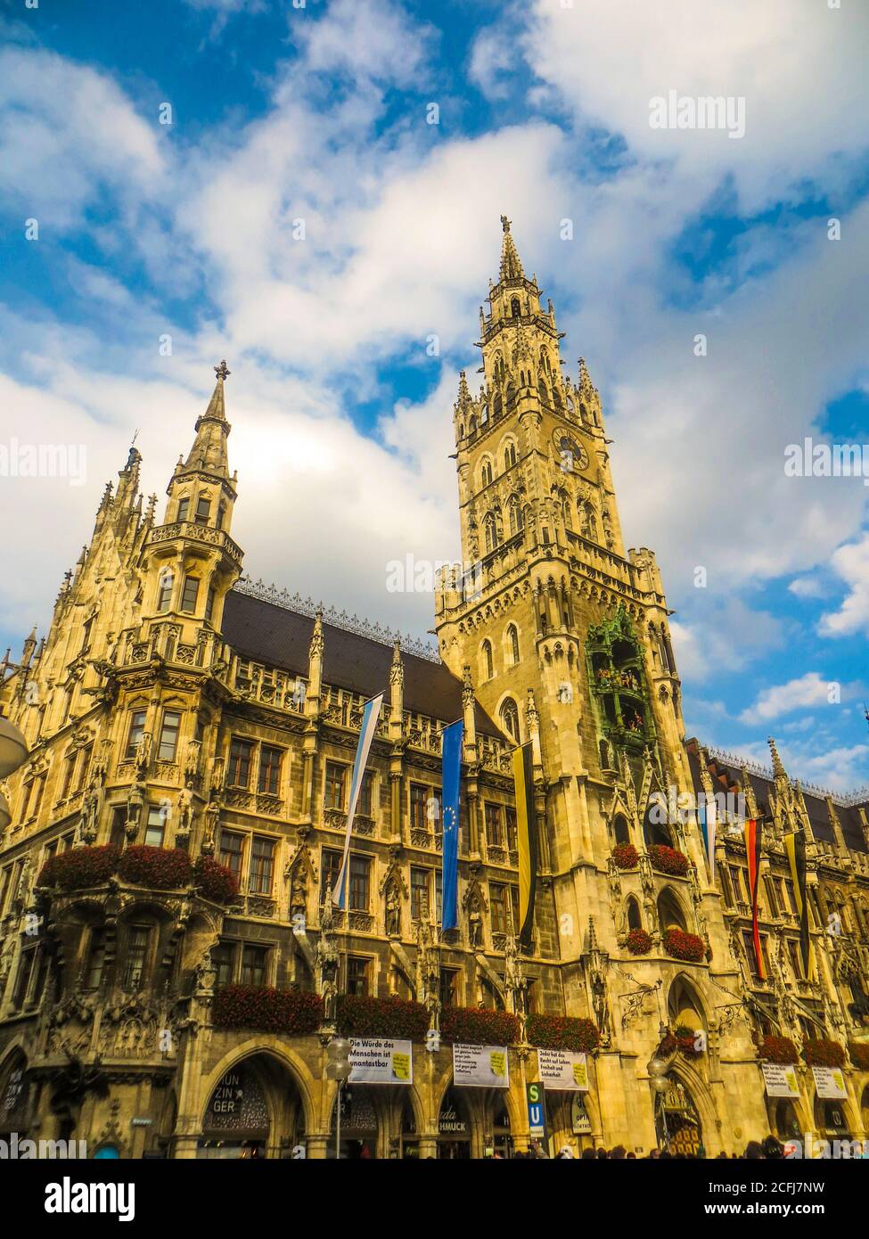 Munchen, Bavaria, Germany. The tower of the Neues Rathaus (New City ...