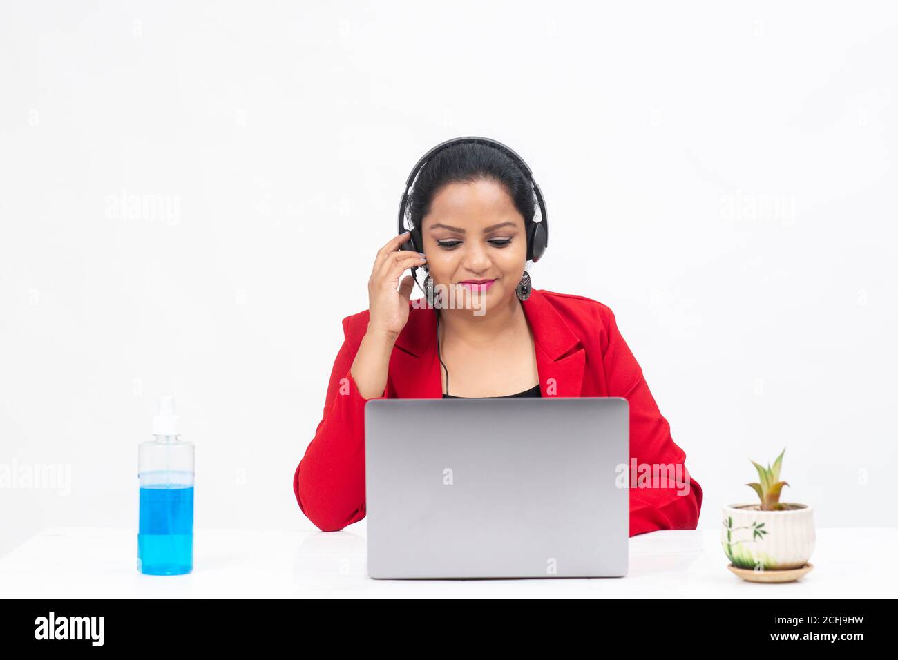 Indian call centre girl hi-res stock photography and images - Alamy