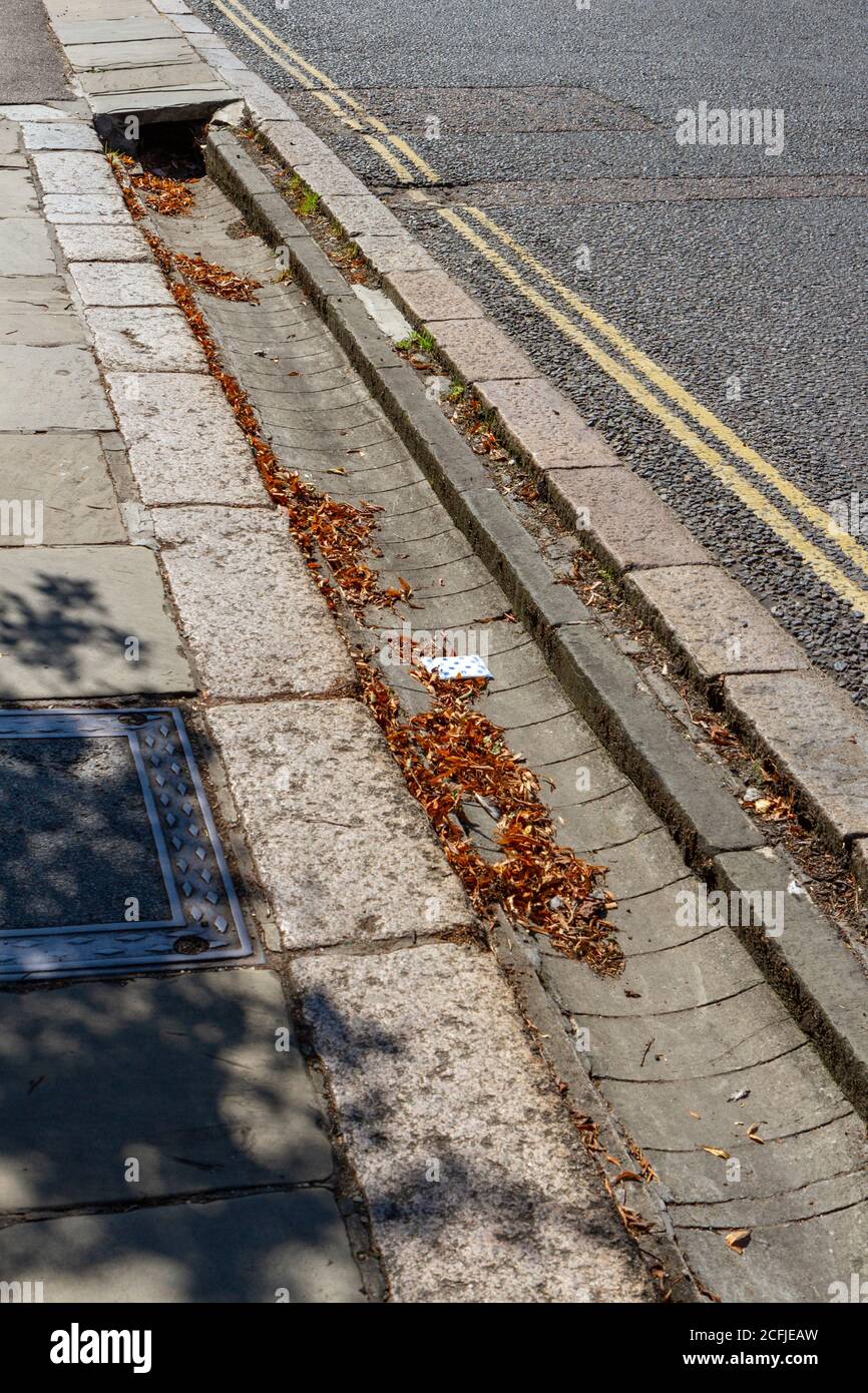 Gutters hi-res stock photography and images - Alamy