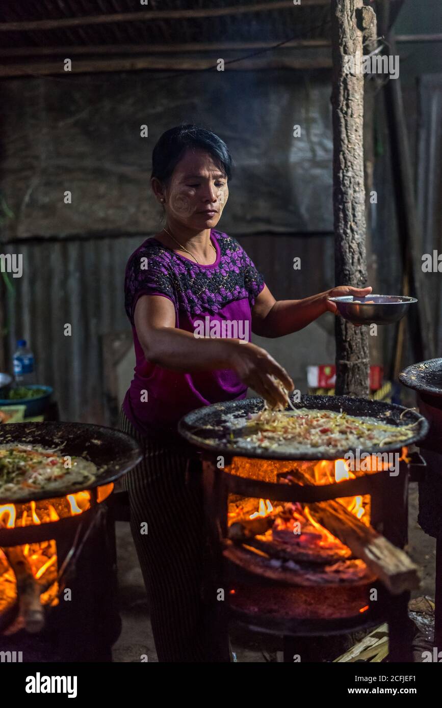 Pyay woman hi-res stock photography and images - Alamy