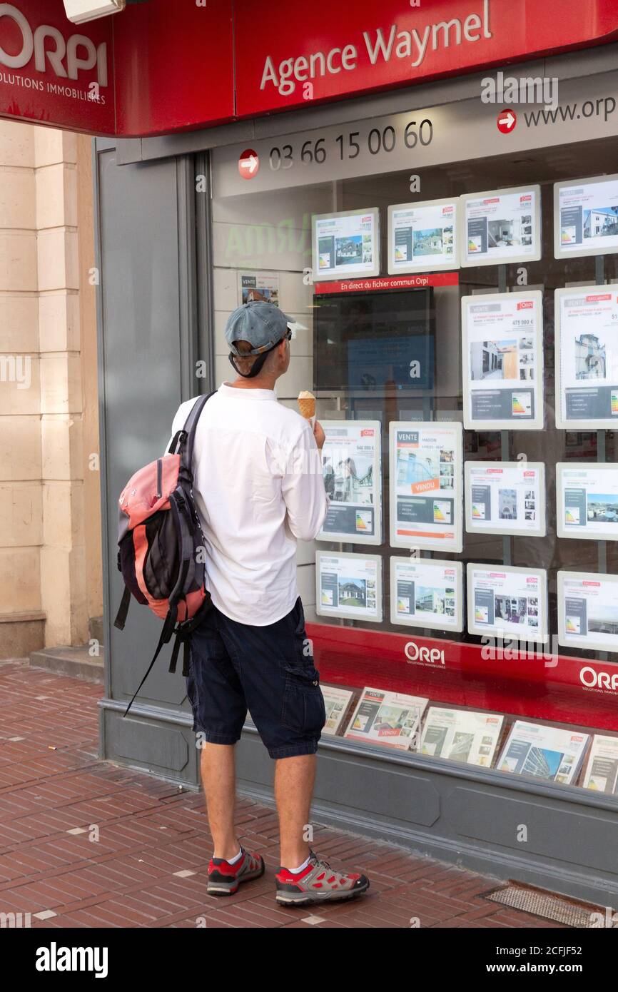 Person outside hi-res stock photography and images - Alamy