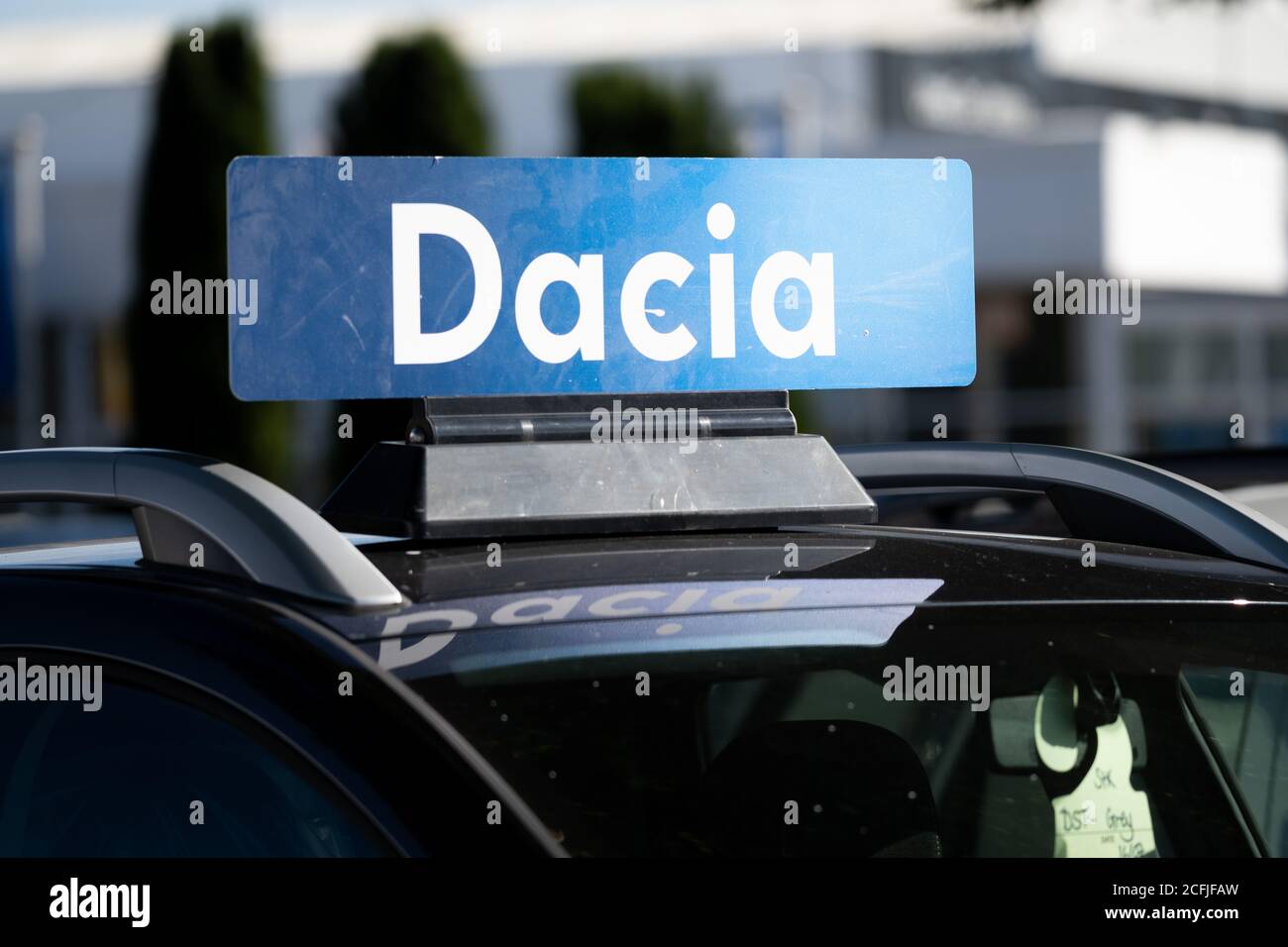 Car dealership uk dacia hi-res stock photography and images - Alamy