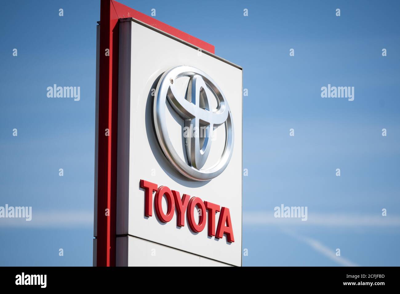 A Toyota car garage sign Stock Photo - Alamy