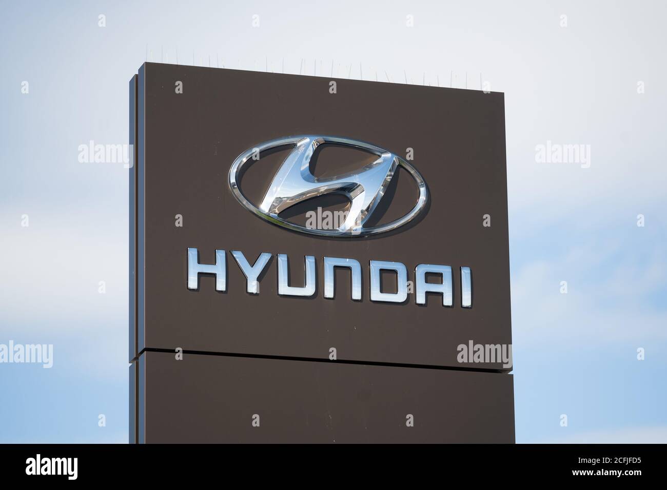 A Hyundai car garage sign Stock Photo - Alamy