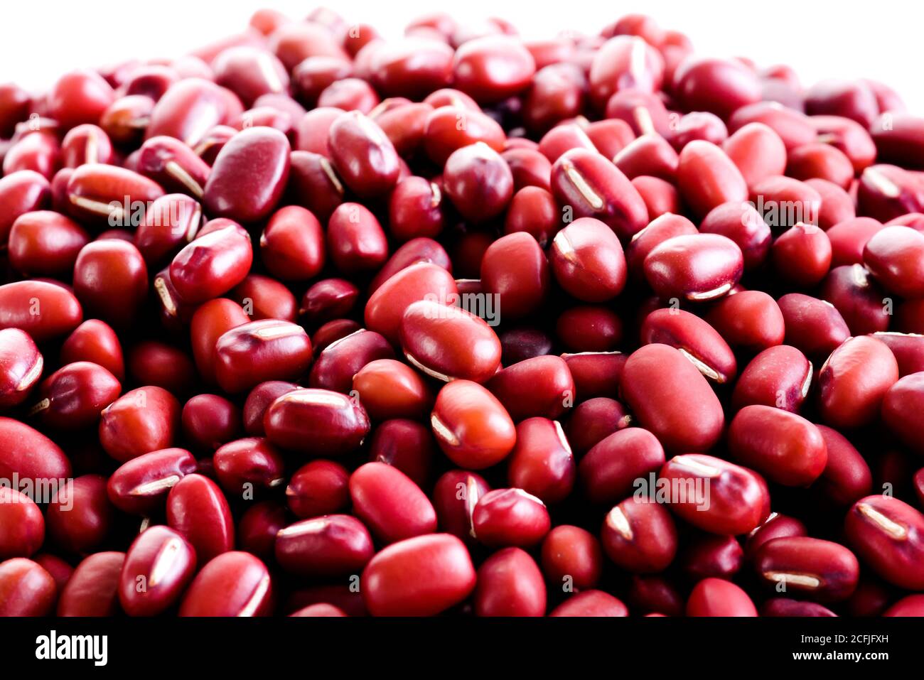 Raw red bean background Stock Photo - Alamy